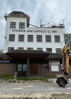 Solve Kitzingen Army Airfield EL 689 jigsaw puzzle online with 494 pieces