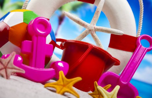 Solve summer things III jigsaw puzzle online with 77 pieces