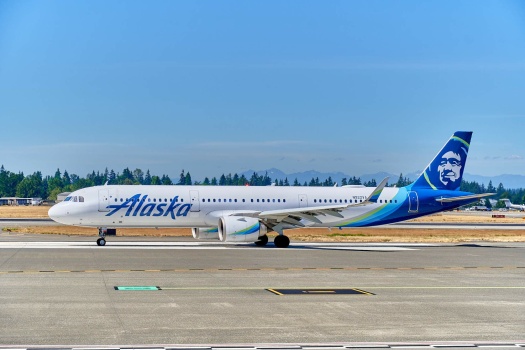 Solve Alaska Airlines A321 Neo jigsaw puzzle online with 176 pieces