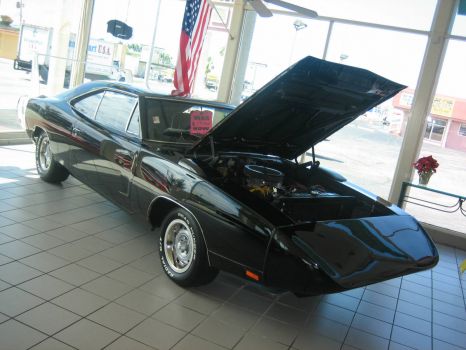 Solve Dodge something jigsaw puzzle online with 63 pieces