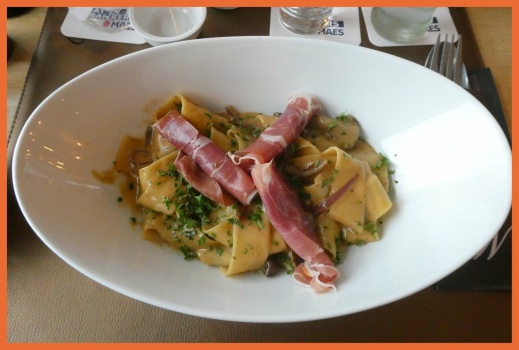 Solve Pasta with smoked ham. Deegwaren met gerookte hesp. jigsaw puzzle ...