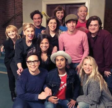 Solve Big Bang Theory jigsaw puzzle online with 144 pieces