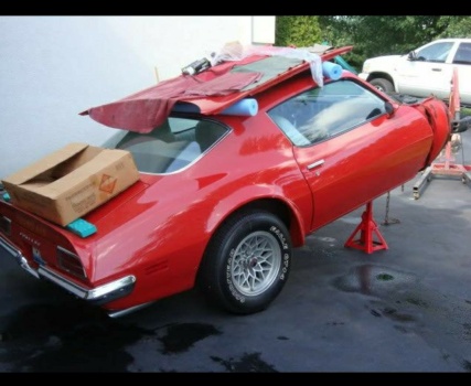 Solve Missing parts jigsaw puzzle online with 99 pieces