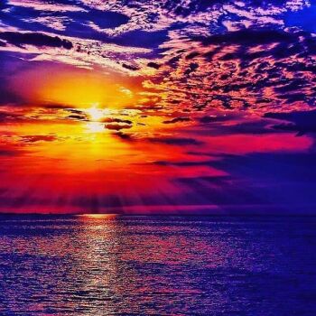 Solve Stunning sunset jigsaw puzzle online with 100 pieces