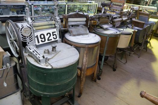 Solve antique washing machines jigsaw puzzle online with 150 pieces