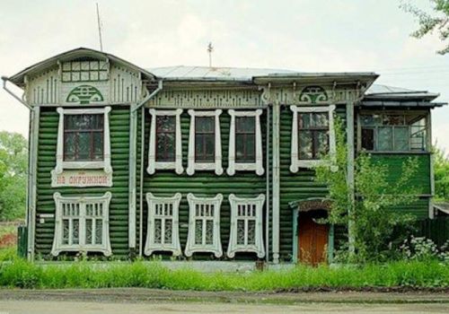 Solve Russian Victorian house jigsaw puzzle online with 54 pieces