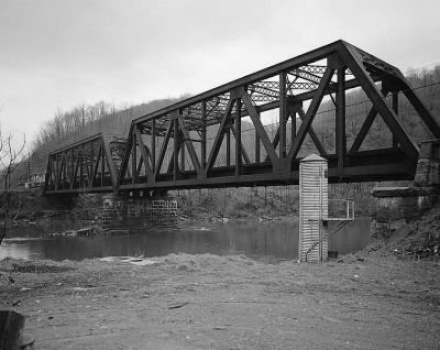 Solve Rowlesburg, W.Va. Cheat River bridge jigsaw puzzle online with 20 ...