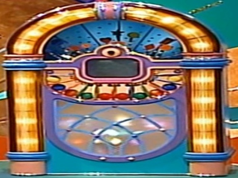 Solve happy dancing music machine jigsaw puzzle online with 12 pieces