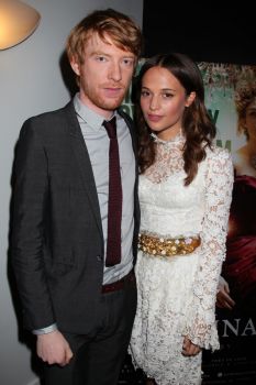Solve Domhnall Gleeson Alicia Vikander jigsaw puzzle online with 150 pieces