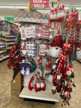 Solve Dollar tree end cap. jigsaw puzzle online with 20 pieces