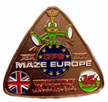 Solve GPS Maze Europe Geocoin jigsaw puzzle online with 64 pieces