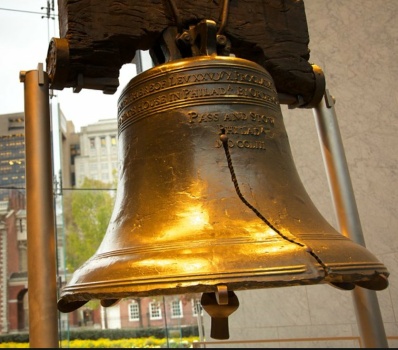 Solve The Liberty Bell jigsaw puzzle online with 72 pieces