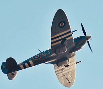 Solve Spitfire jigsaw puzzle online with 120 pieces
