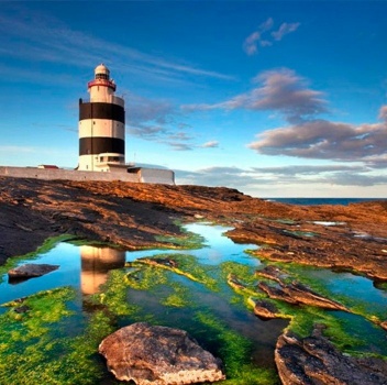 Solve Hook Head, Ireland jigsaw puzzle online with 25 pieces