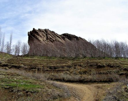 Solve A Massive Rock jigsaw puzzle online with 154 pieces