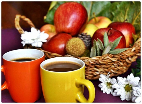Solve Coffee Break plus Fresh Fruit jigsaw puzzle online with 192 pieces