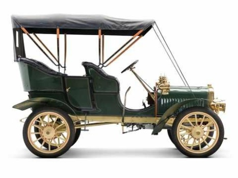 Solve 1904 Ford Model B jigsaw puzzle online with 12 pieces
