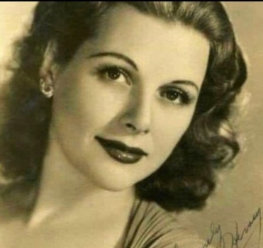 Solve Do you know who this is? jigsaw puzzle online with 9 pieces