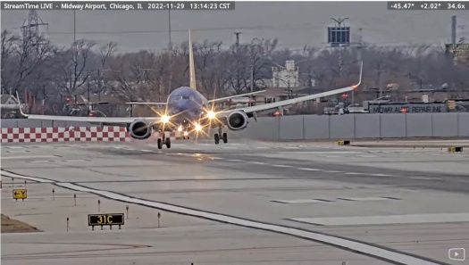 Solve Midway 13C arrivals 11.29.2022 jigsaw puzzle online with 66 pieces