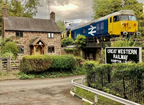 Solve BR Class 50 50033 Glorious at Hampton Loade, SVR. jigsaw puzzle ...