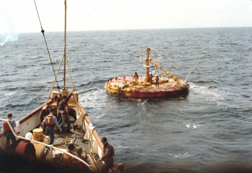 Solve Gulf Stream current (0769) jigsaw puzzle online with 54 pieces