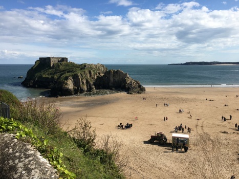 Solve Tenby jigsaw puzzle online with 546 pieces