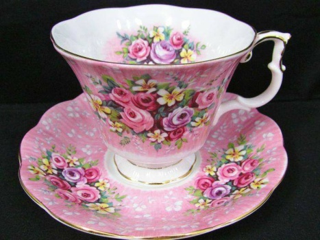 Solve Cup & Saucer jigsaw puzzle online with 108 pieces
