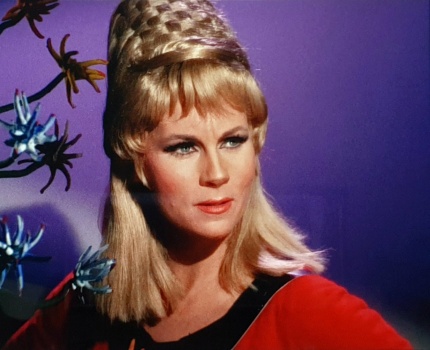 Solve YEOMAN JANICE RAND jigsaw puzzle online with 30 pieces
