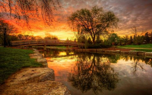 Solve SUNSET OR SUNRISE jigsaw puzzle online with 60 pieces