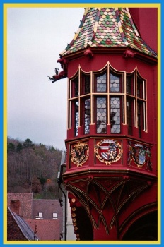 Solve oriel window, Freiberg, c 1525 jigsaw puzzle online with 77 pieces