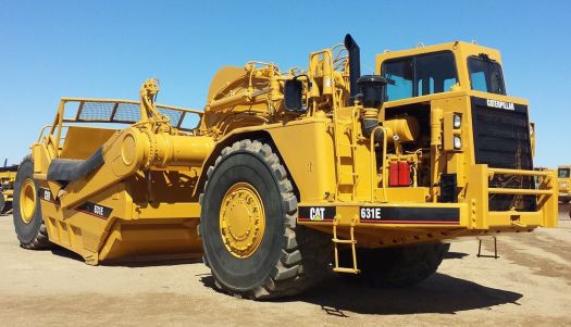 Solve Cat 631e scraper!! jigsaw puzzle online with 375 pieces