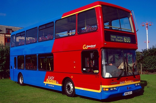 Solve Go north east old bus jigsaw puzzle online with 600 pieces