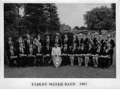 Solve FCC Tadley Silver Band jigsaw puzzle online with 494 pieces