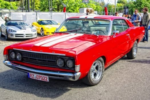 Solve RED MOPAR OLDER ONE jigsaw puzzle online with 77 pieces