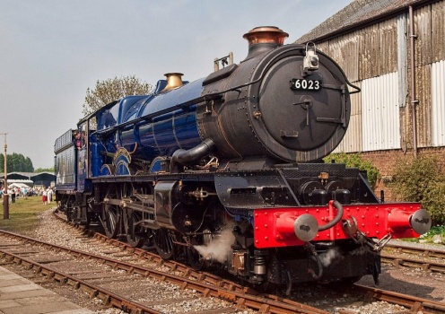 Solve GWR King Class 4-6-0 6023 King Edward II at Didcot Railway Centre. jigsaw puzzle online ...