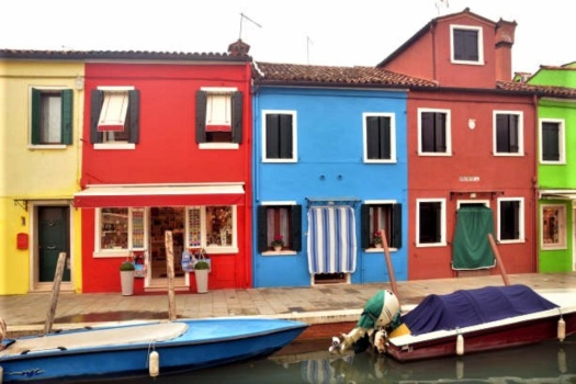 Solve Burano jigsaw puzzle online with 600 pieces