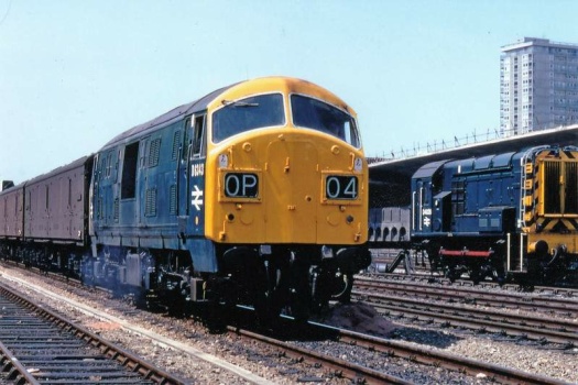 Solve Class 22 D6343 jigsaw puzzle online with 70 pieces