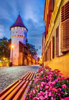 Solve Arquitetura medieval em Sibiu, Romênia !!! jigsaw puzzle online ...