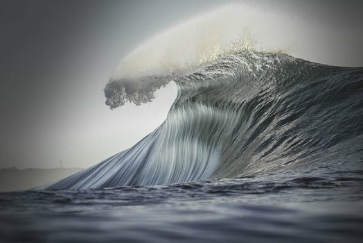 Solve Funny Wave jigsaw puzzle online with 70 pieces