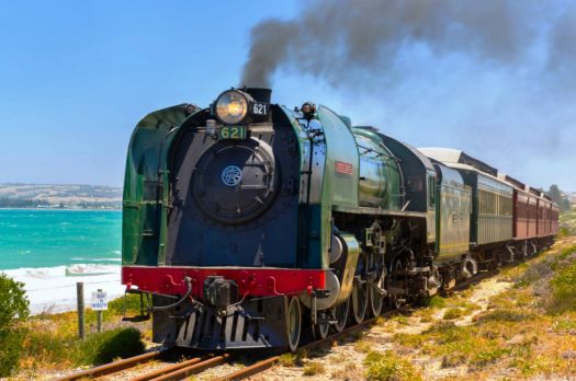 Solve Steamranger Heritage Train jigsaw puzzle online with 70 pieces