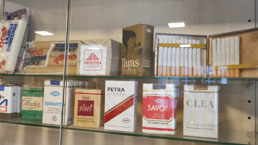 Solve Retro.Cigarety jigsaw puzzle online with 594 pieces