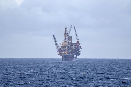 Solve mv Magellan 11-09-2017 passing Oil Rig Nelson 22-11 03 jigsaw ...