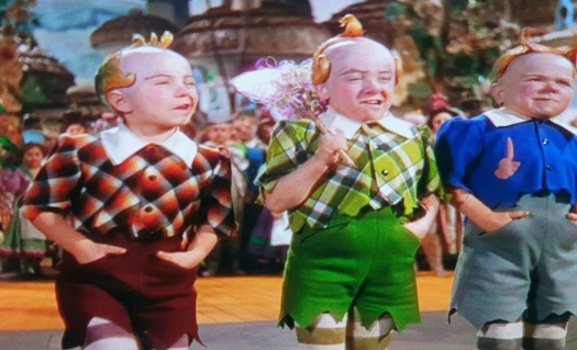 Solve THE LOLLIPOP GUILD #11 jigsaw puzzle online with 28 pieces