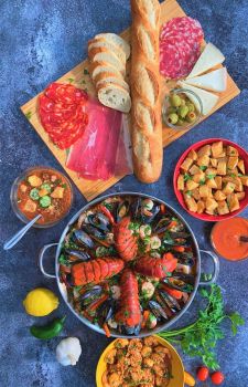 Jigsaw Puzzle | Spanish cuisine - Lobster Paella, Gambas al Ajillo ...