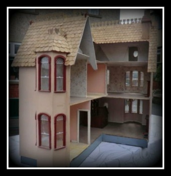 Solve Crafts - Minaturia & Dolls Houses - Turrets Witch House - Inside ...