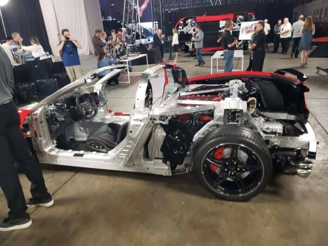 Solve C8 corvette cut away jigsaw puzzle online with 70 pieces