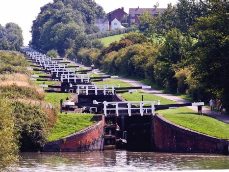 Solve Caen Hill locks on Kennett-and-Avon canal, Devizes, Wiltshire ...