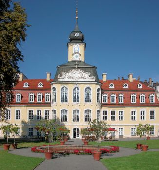 Solve Gohlis Palace in Leipzig, Germany jigsaw puzzle online with 110 ...