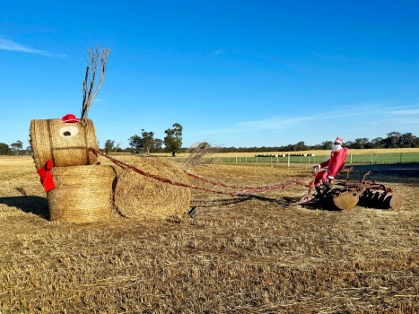Solve Santa ploughing the fields. jigsaw puzzle online with 99 pieces
