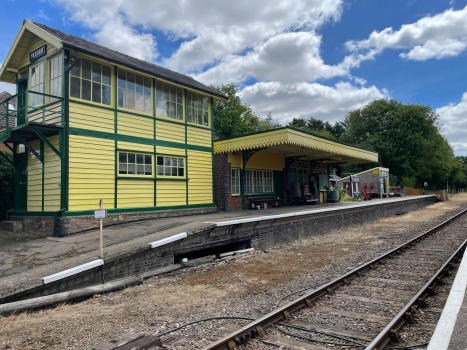 Solve Yaxham Station jigsaw puzzle online with 300 pieces